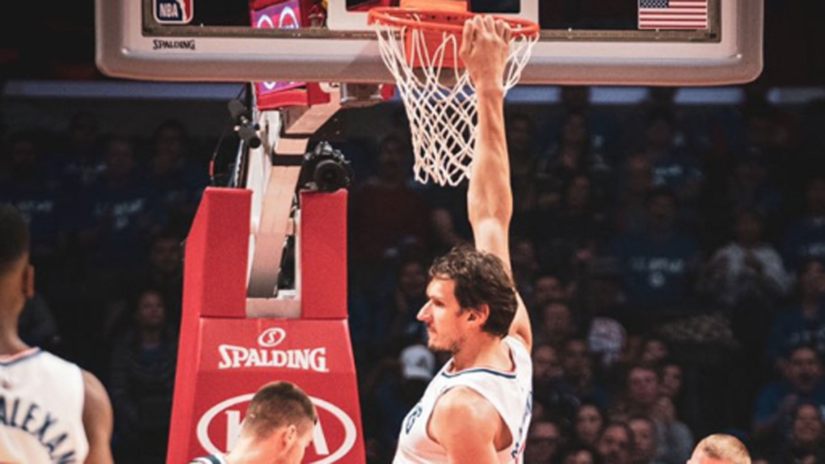 NBA giant Boban Marjanovic breaks rim with ridiculous no jump dunk
