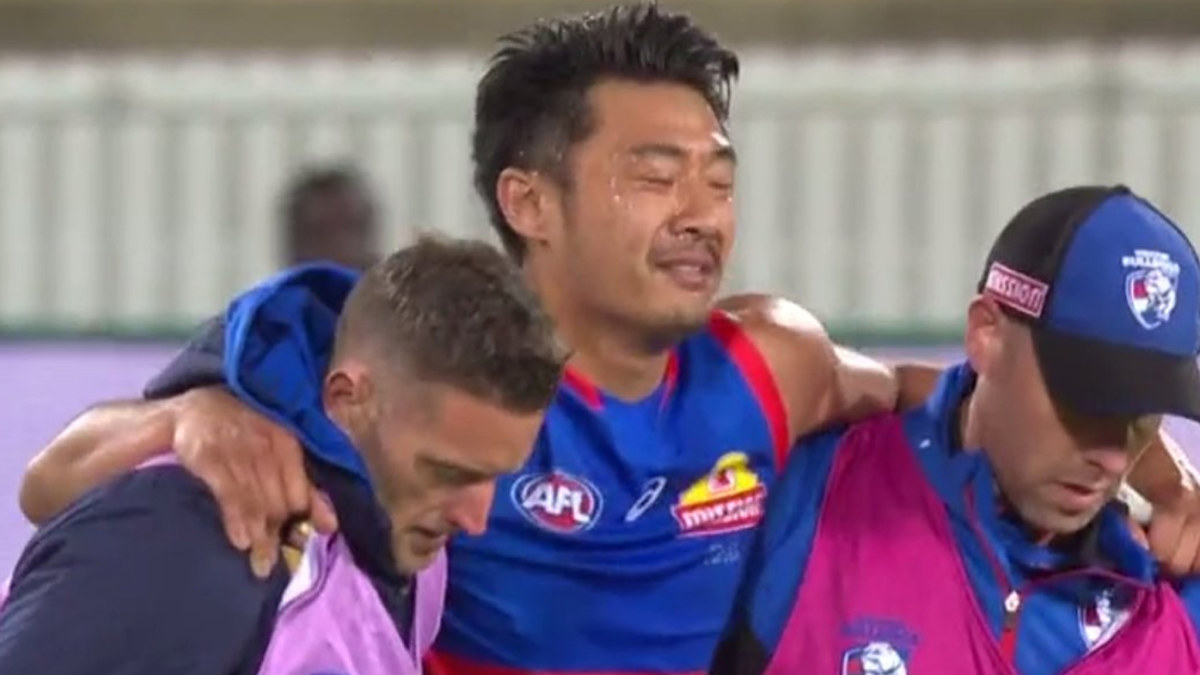 AFL: Lin Jong injured in first match for Western Bulldogs in 2021