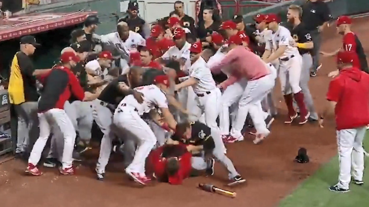 MLB: Bench-clearing 'base-brawl' fight mars Cincinnati Reds v ...
