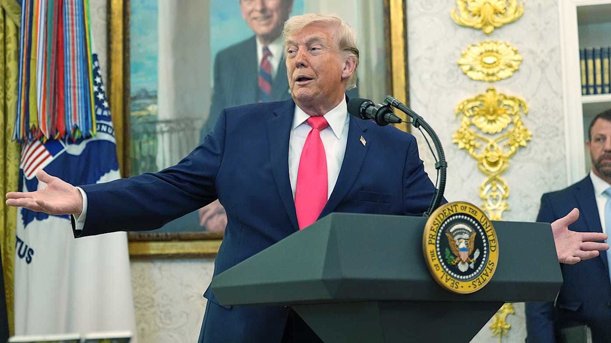 $800m in suspicious trades before Trump announcement is treason, says ...