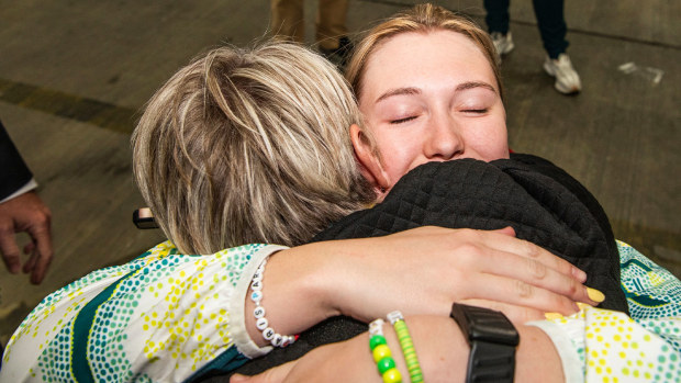 Swimming news 2024: Australian cancer survivor Chloe Osborn's stirring ...