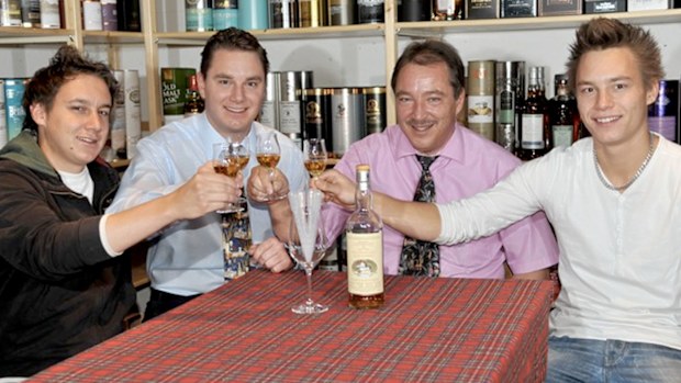 Chinese man pays $10,000 for whisky shot at Swiss bar | Nine.com.au