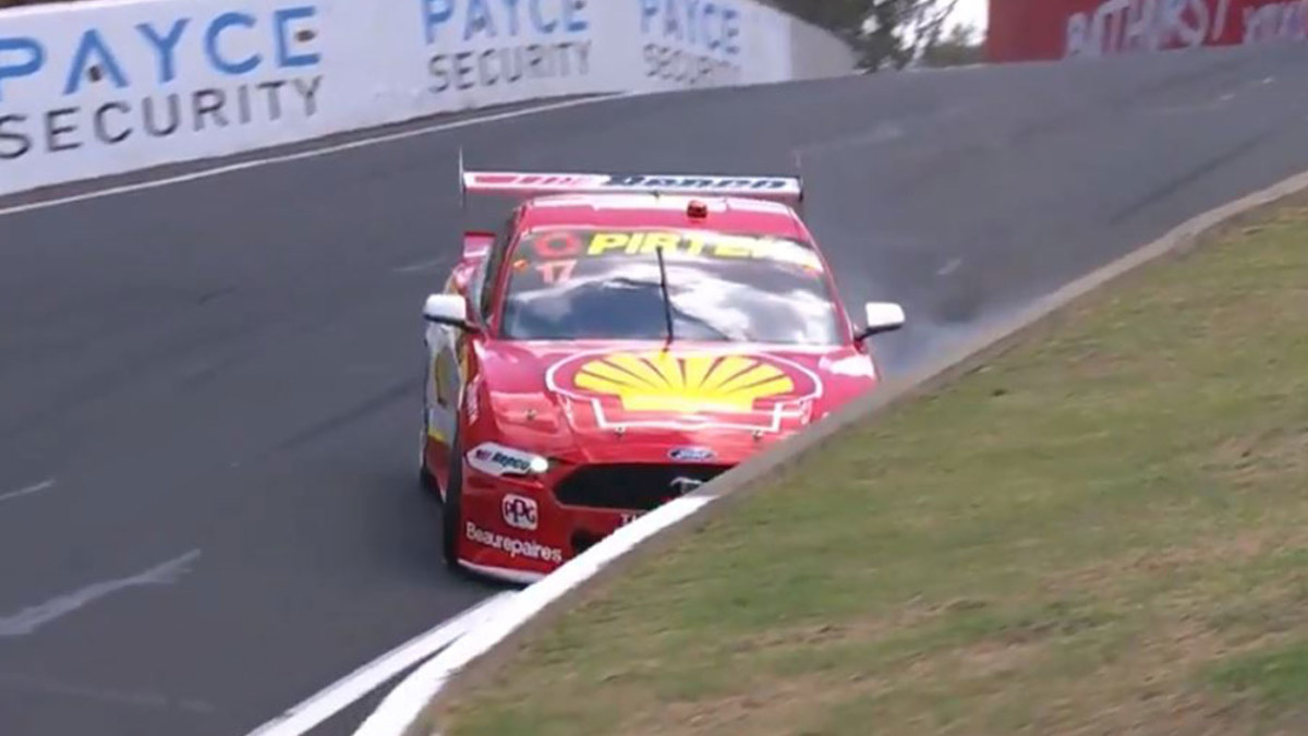 Bathurst 1000: Scott McLaughlin crashes during Friday practice