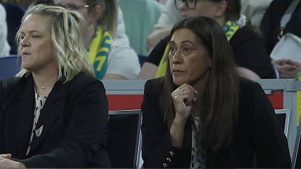 Netball news 2025: New Zealand Silver Ferns, Dame Noeline Taurua stood ...
