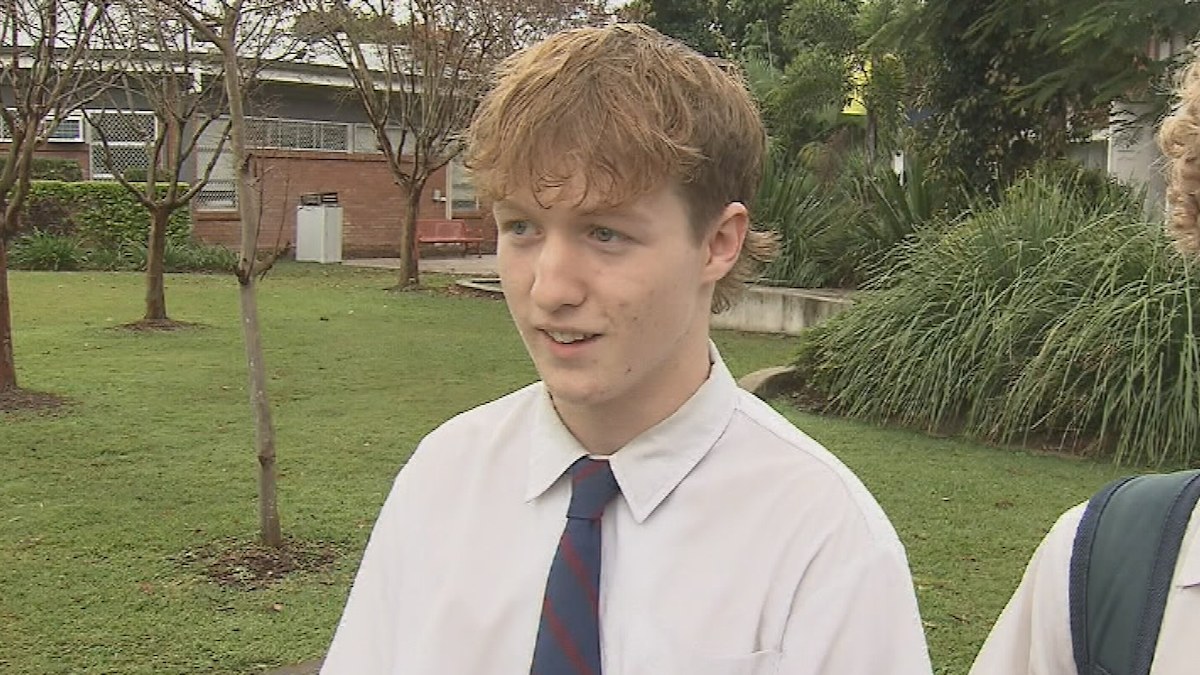 'Hero' teens steered bus to safety after driver's heart attack on the ...