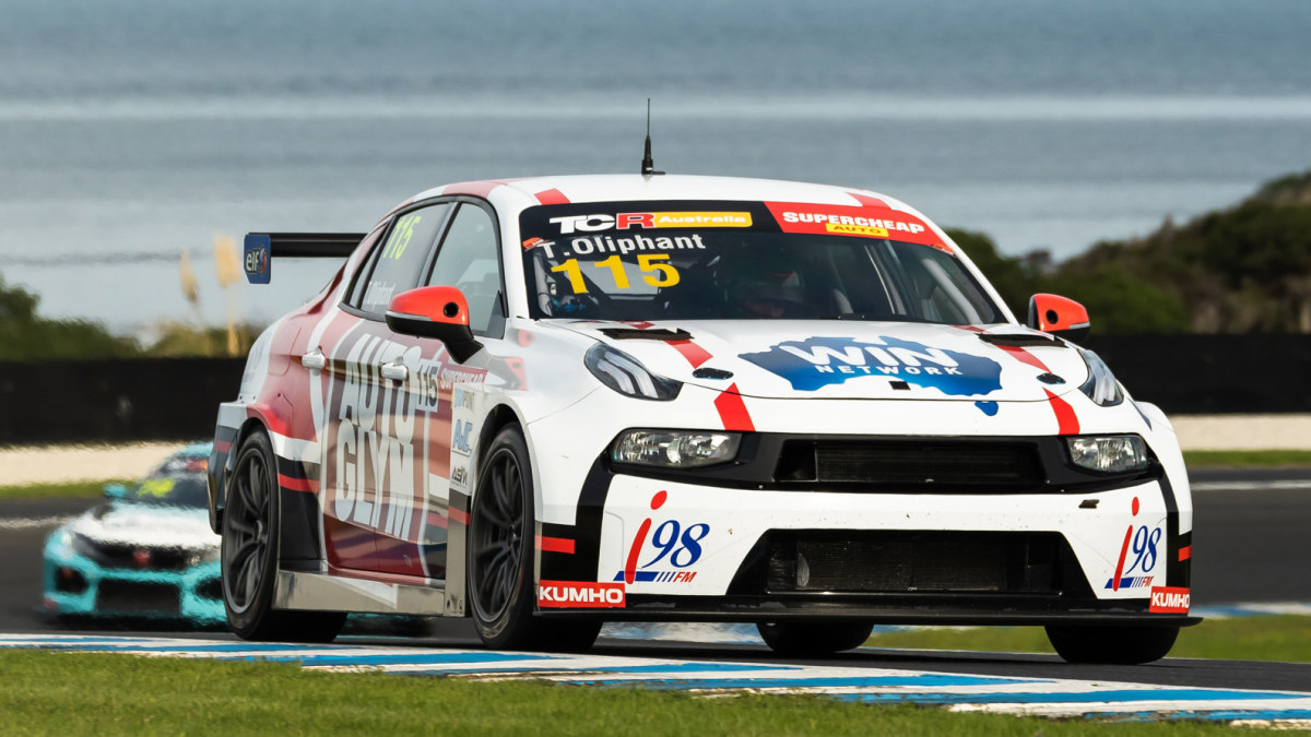 SpeedSeries news | Tom Oliphant endures 'tough' first weekend with Lynk ...
