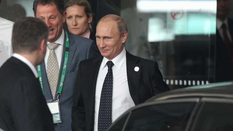 Vladimir Putin leaves G20 summit citing a need to catch up on sleep
