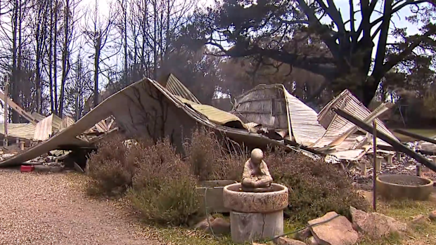 Victorian fires: Ruffy residents 'shattered' after losing family ...