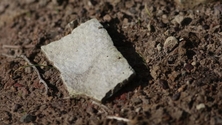 Asbestos warning at Melbourne primary school