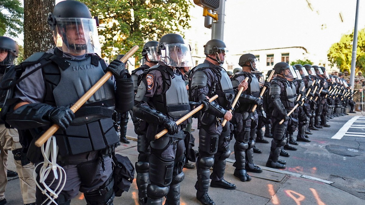 George Floyd protests: Why US police have military equipment – Pentagon ...
