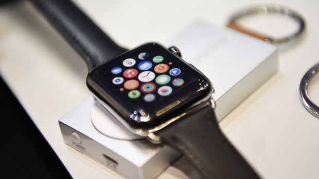 Apple Watch leads smartwatch boom, but Samsung leads in phones ahead of ...