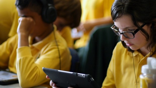 Chief scientist Alan Finkel's e-learning company Stile puts science ...