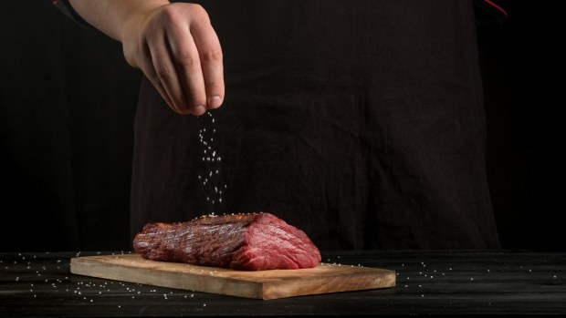 Is Salt Bae's controversial New York restaurant really bad? Here's the ...