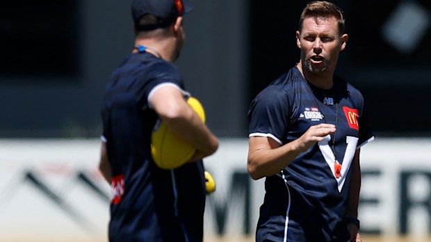 AFL News 2026: Hawthorn Hawks coach Sam Mitchell doubles down on AI use ...