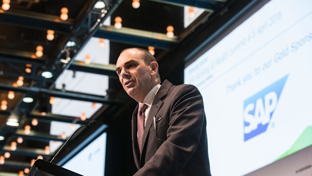 APRA chairman Wayne Byres says banking executive pay is out of step and ...