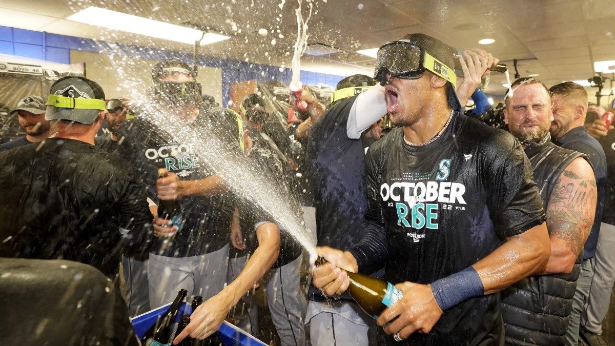 MLB playoffs 2022: Seattle Mariners complete historic comeback win over ...