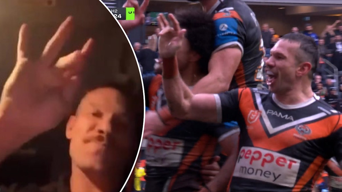 NRL news 2025, Wests Tigers players Khod hand gesture try celebration vs Bulldogs, video, Brent ...