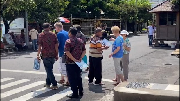 Coronavirus fears: Cruise ship Viking Sun docks in Bali despite two ...