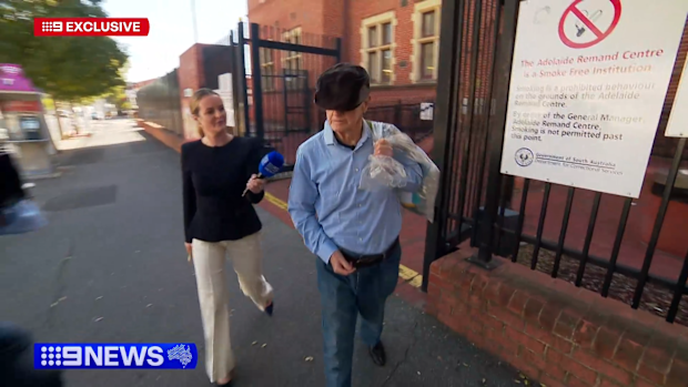 Notorious paedophile Anthony Munro walks free from jail on parole ...
