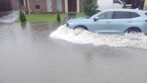 Victoria weather update: Communities flooded after Victorian towns hit ...