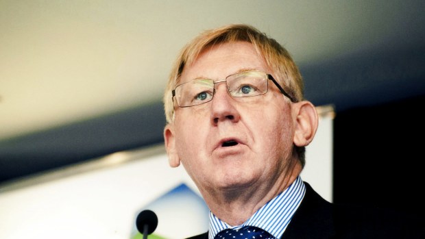 Martin Ferguson warns on shaky LNG pipeline