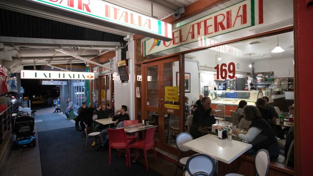 Bar Italia Sydney: Restaurant owner only accepts cash in fight to keep ...