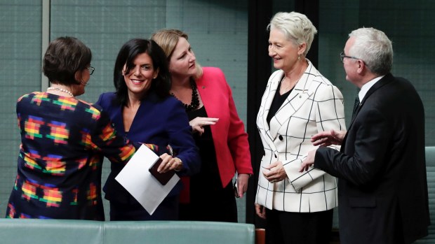 Defection of Julia Banks leaves Scott Morrison vulnerable in Parliament