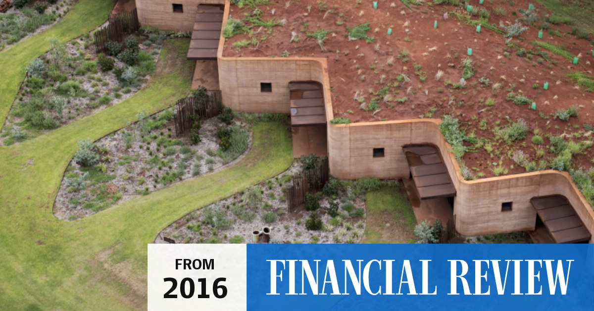 Great Wall of Western Australia leads world in rammed-earth home design