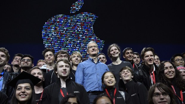 Who Apple's Tim Cook turns to for advice