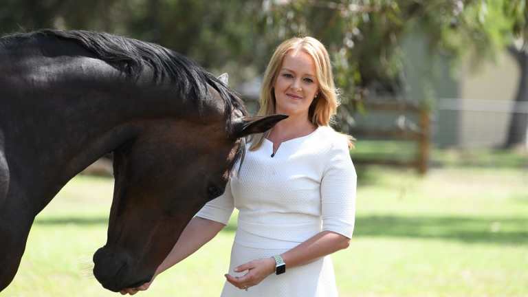 Former Liberal MP Fiona Scott calls on Tony Abbott to quit Parliament