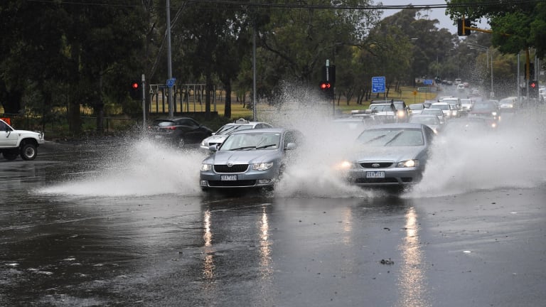 Melbourne weather: Lives at risk as Victoria braces for worst floods in ...