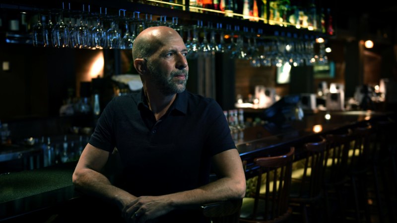 Former 'pick-up artist' Neil Strauss finds love after looking in all ...