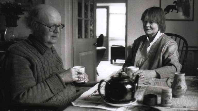 John Bayley, Iris Murdoch's famously devoted literary husband, dies at 89