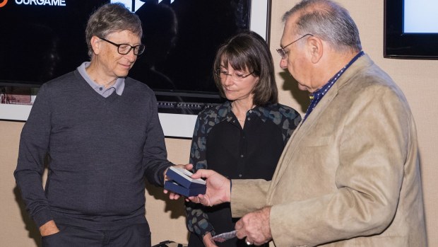 Meet Sharon Osberg, the woman who teaches Warren Buffett and Bill Gates ...