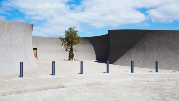 Point Leo Estate joins wineries winning customers with artwork