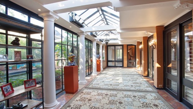 Architect Theodore Berman's Toorak mansion sells for more than $17 million