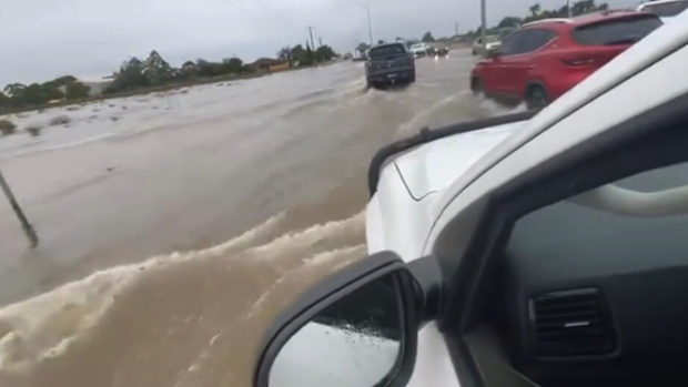 Victoria floods update: Mildura soaked by almost a year's worth of rain ...