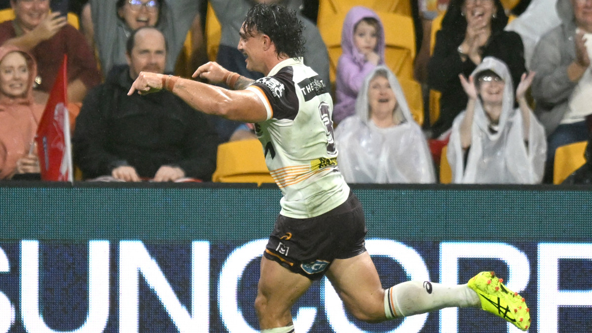 NRL news 2025: Brisbane Broncos defeat Dolphins as Kotoni Staggs, Gehamat Shibasaki star