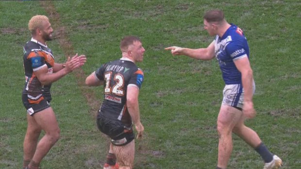 NRL news 2025 | Alex Seyfarth sin bin; Stephen Crichton high shot on ...