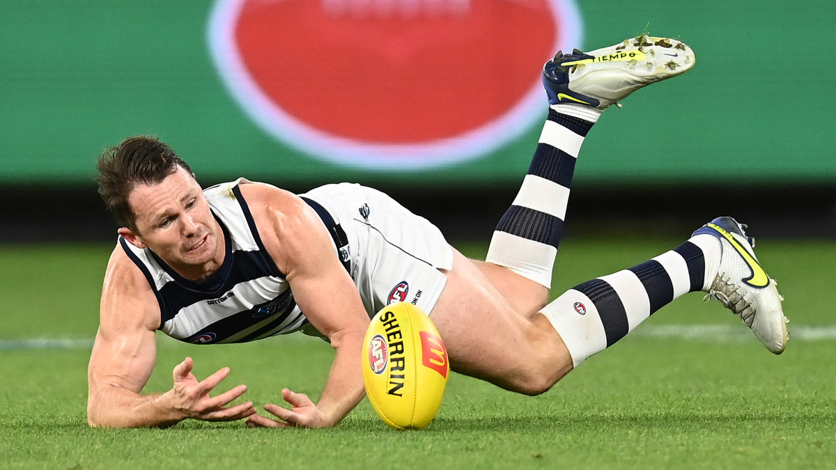 AFL 2022: Collingwood Magpies, Geelong Cats, Scott Pendlebury, umpire ...