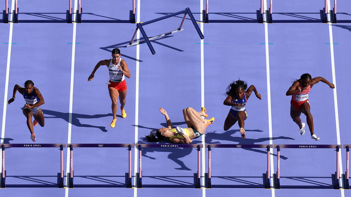 Paris Olympics 2024: Carnage as Australian Michelle Jenneke stacks it ...