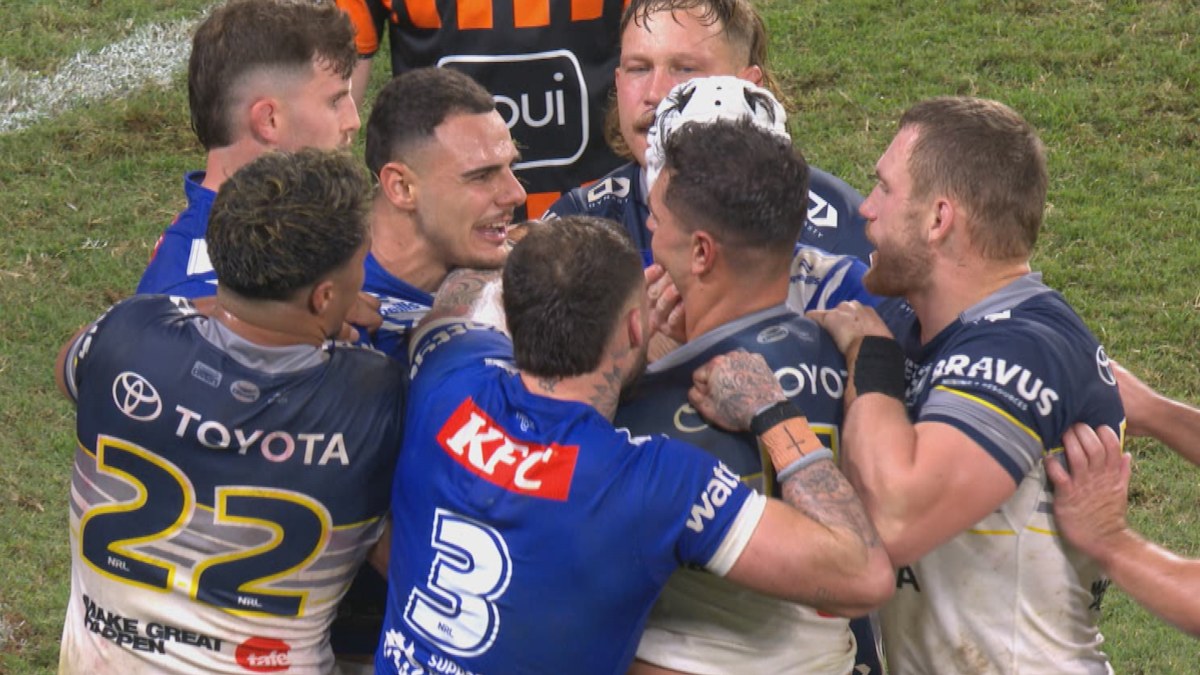 NRL news 2025 | Jacob Kiraz shoulder charge on Braidon Burns, Cowboys ...
