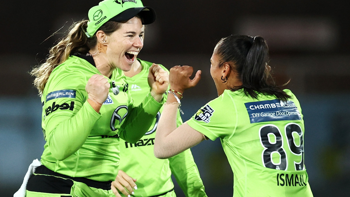 WBBL Cricket Live Scores: 2020 Semi-final Brisbane Heat vs Sydney ...