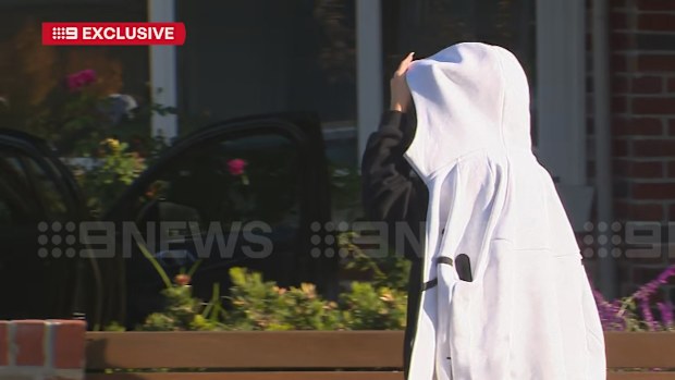 Melbourne news: Fraud police raid home of gangland widow Roberta ...