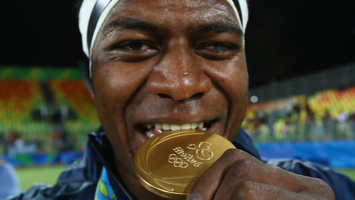 Rugby news 2025 | Masivesi Dakuwaqa, Pierre Pages biting scandal ...