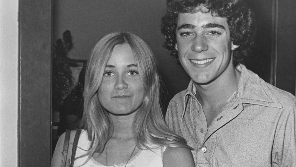 The Brady Bunch's Barry Williams had an "on-again, off-again ...