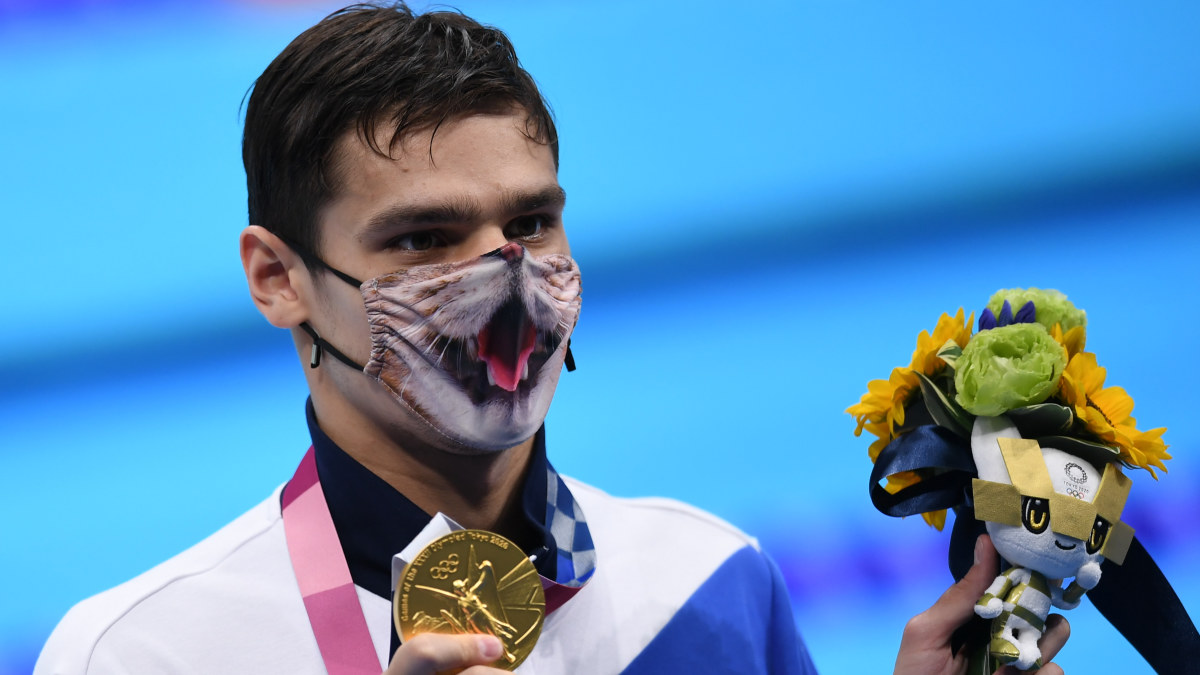 Russian swimmer Evgeny Rylov banned for appearing at Putin rally