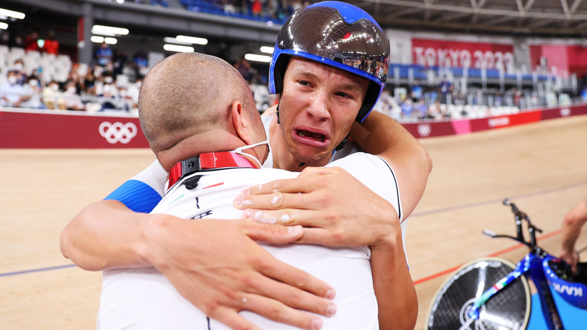 Tokyo Olympics 2021: Emotional Italian track cycling gold in team ...