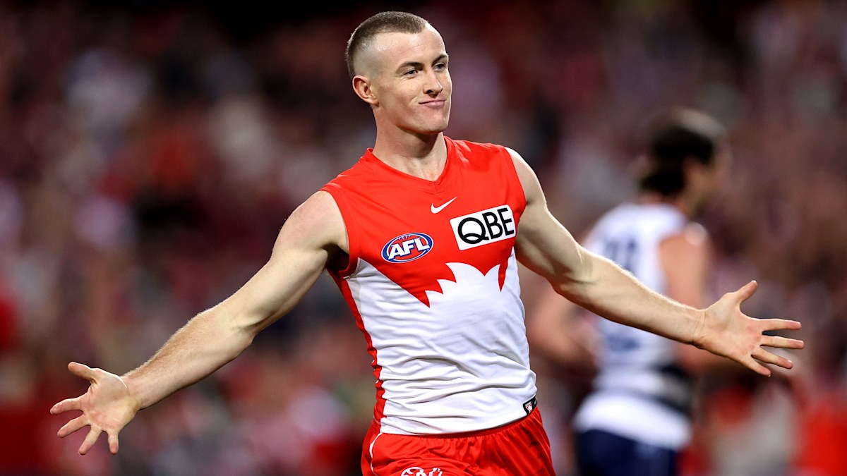 AFL news 2025: Chad Warner signs two-year contract extension with ...