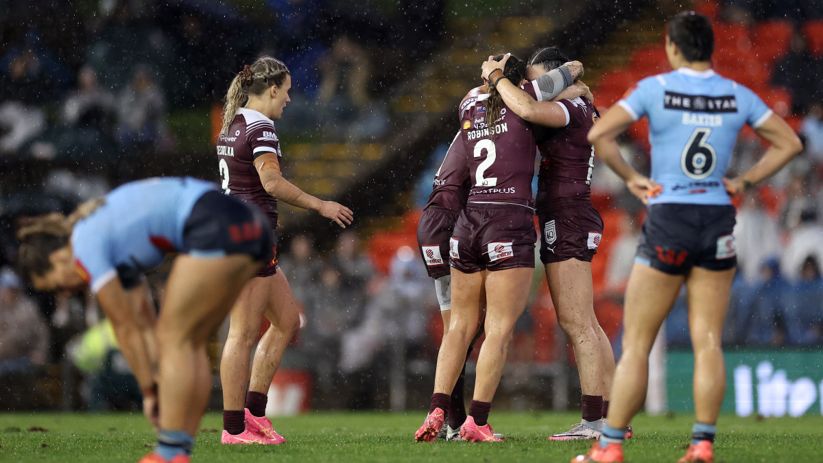 Women's State of Origin 2024: Queensland defeat NSW 11-10 in rainy ...